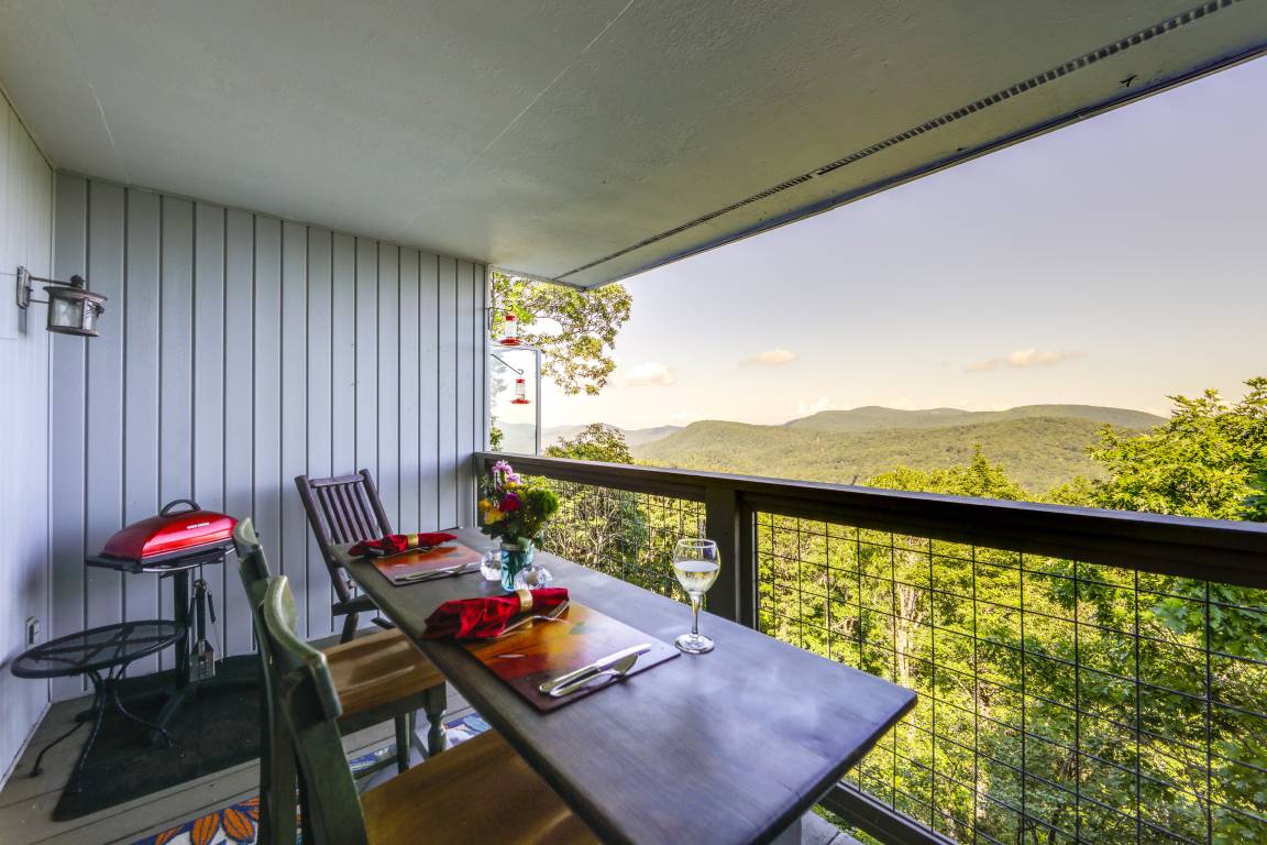 154 M² Apartment ∙ 2 Bedrooms ∙ 4 Guests - Highlands, NC