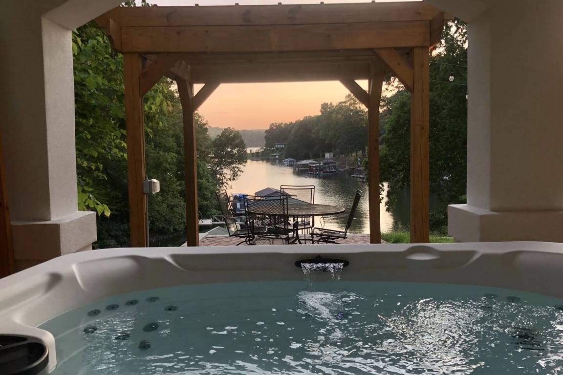 156 M² House ∙ 6 Bedrooms ∙ 14 Guests - Lake Norman, Catawba
