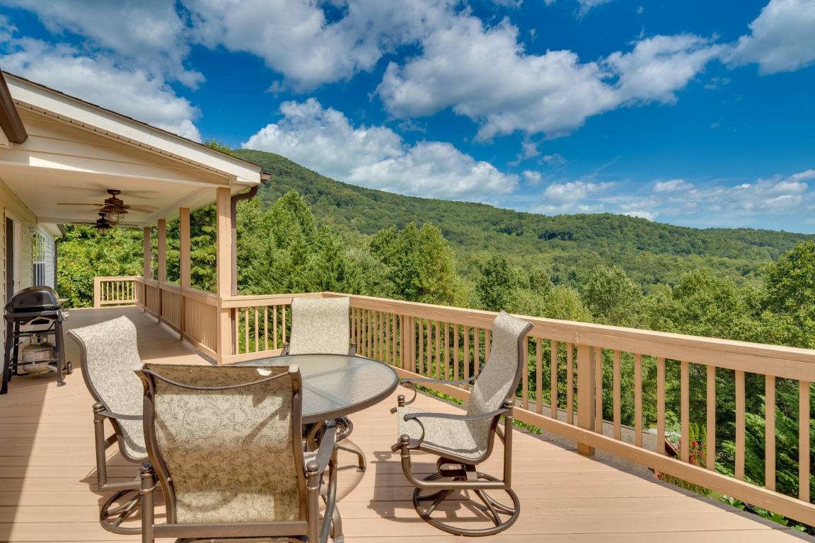 315 M² House ∙ 3 Bedrooms ∙ 6 Guests - Hendersonville, NC