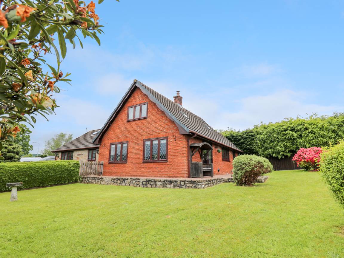 Cottage ∙ 6 Bedrooms ∙ 12 Guests - England