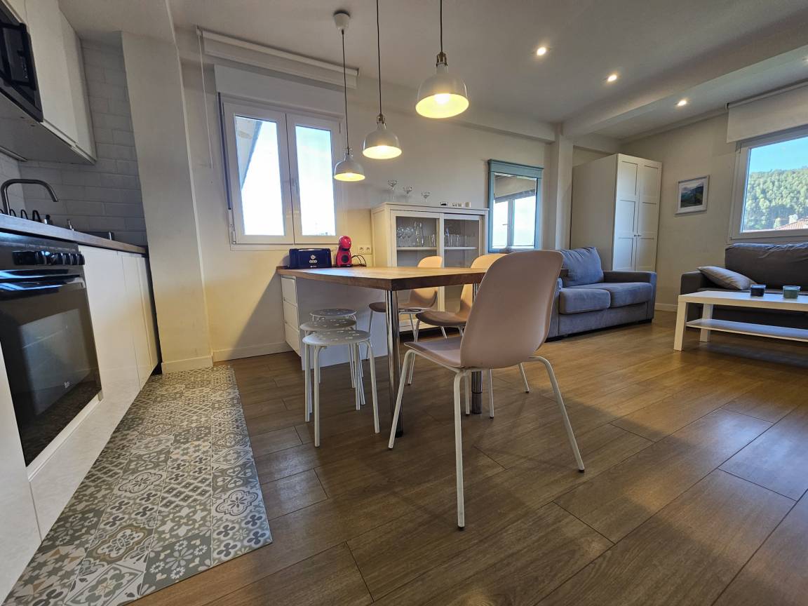 90 M² Apartamento ∙ 2 Habitaciones ∙ 6 Huéspedes - Ribadesella