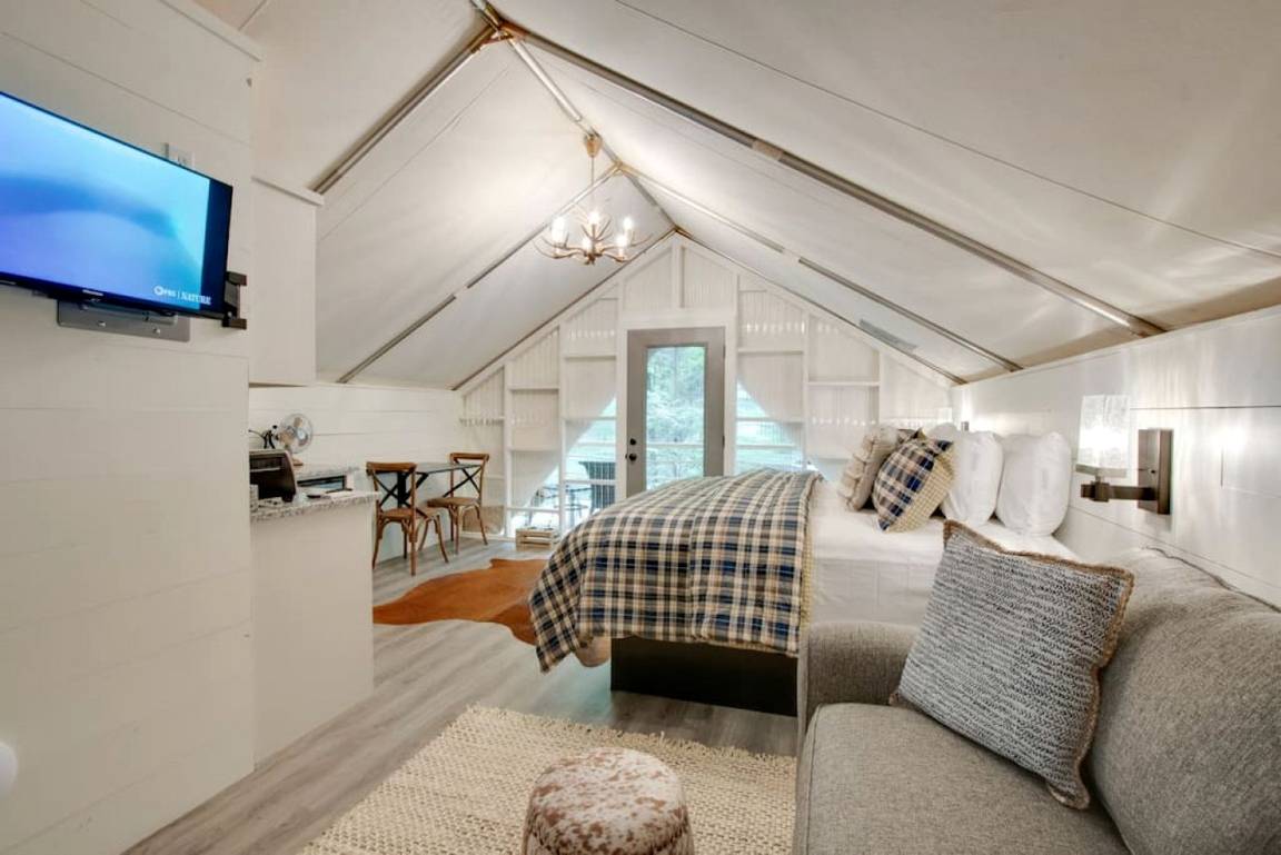 Camping ∙ 1 Bedroom ∙ 4 Guests - Alabama