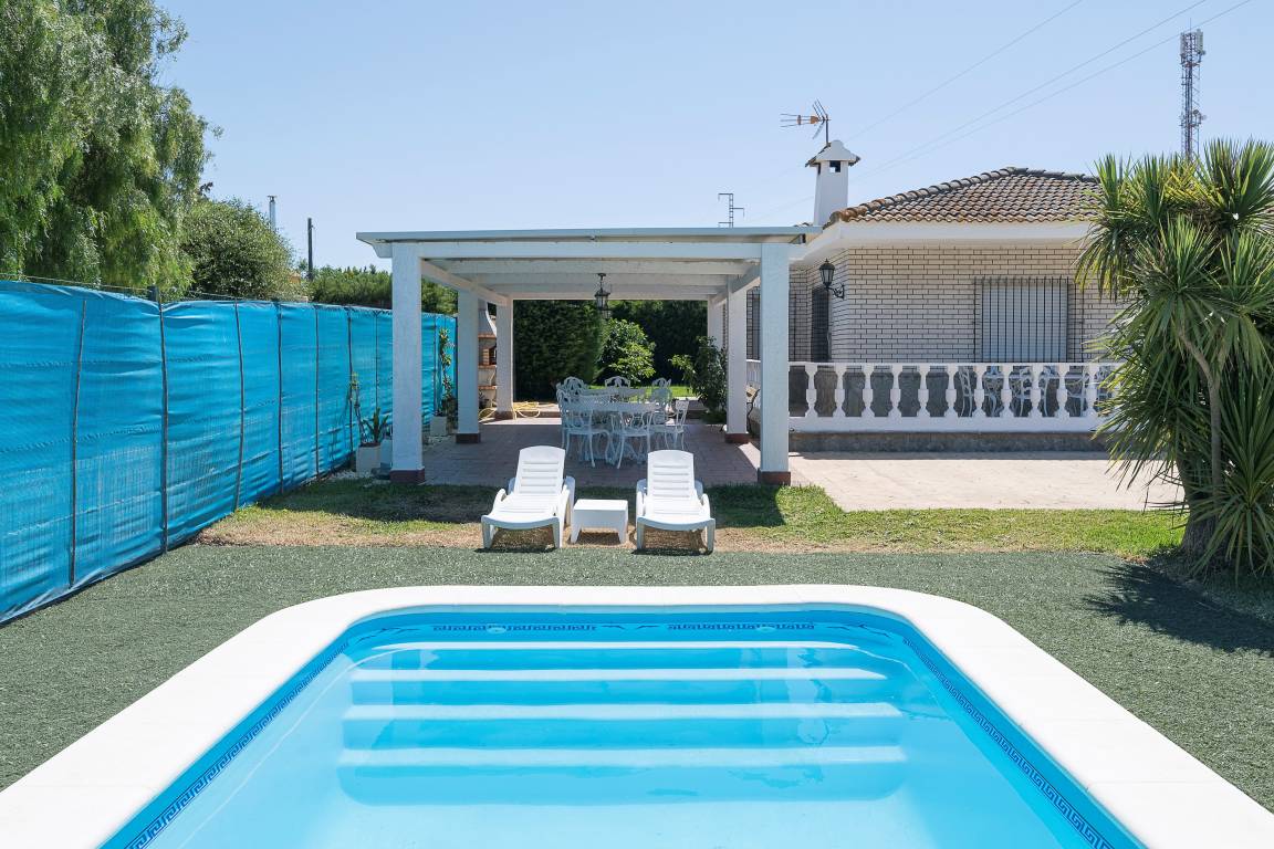 100 M² Villa ∙ 3 Bedrooms ∙ 6 Guests - Conil de la Frontera
