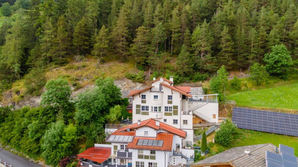 200 M² Ferienhaus ∙ 4 Schlafzimmer ∙ 10 Gäste - Serfaus