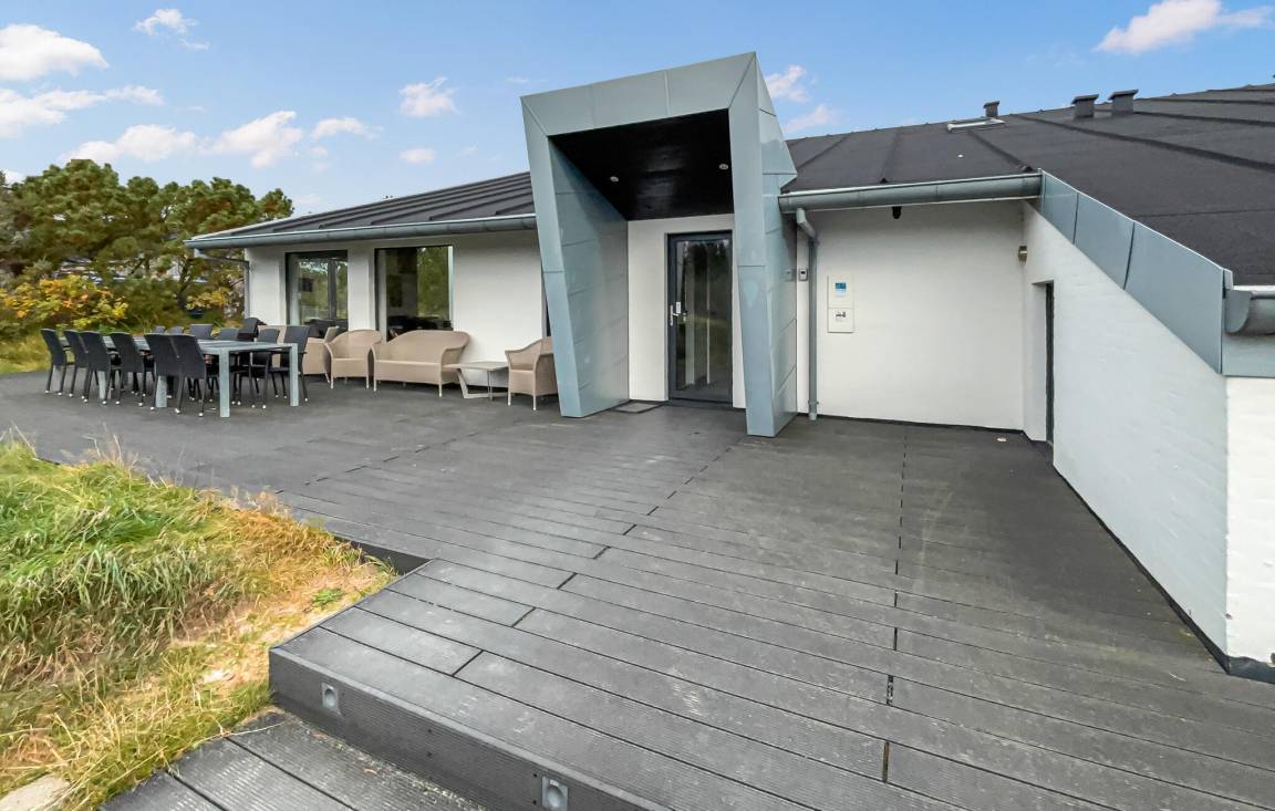 266 M² Ferienhaus ∙ 7 Schlafzimmer ∙ 14 Gäste - Blåvand
