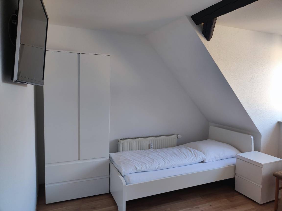 80 M² Ferienwohnung ∙ 3 Schlafzimmer ∙ 8 Gäste - Nossen