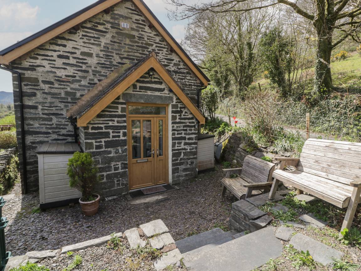 Cottage ∙ 2 Bedrooms ∙ 4 Guests - Betws-y-Coed