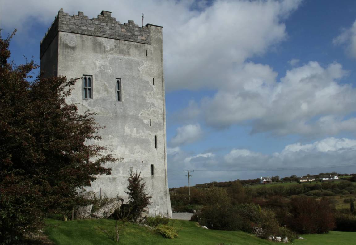 320 M² House ∙ 3 Bedrooms ∙ 8 Guests - Galway