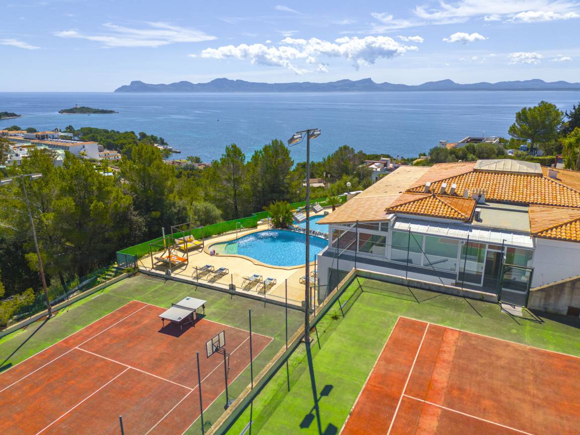 591 M² Villa ∙ 6 Bedrooms ∙ 12 Guests - Alcúdia