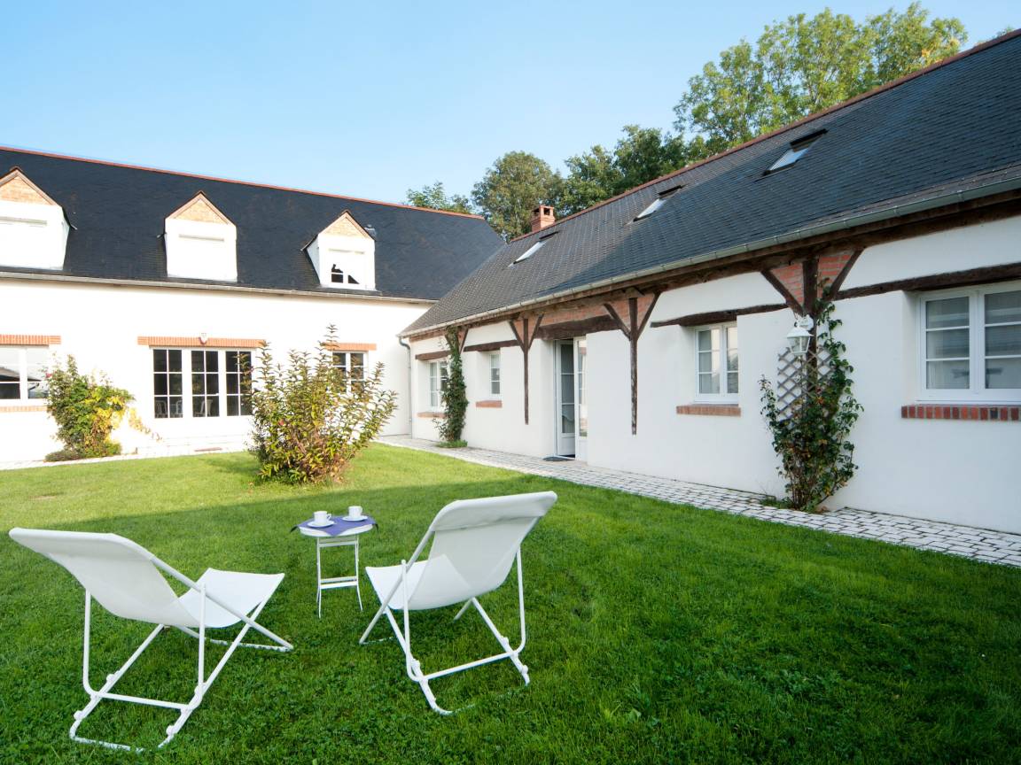 23 M² Chambre D'hôtes ∙ 1 Chambre ∙ 4 Personnes - Sully-sur-Loire