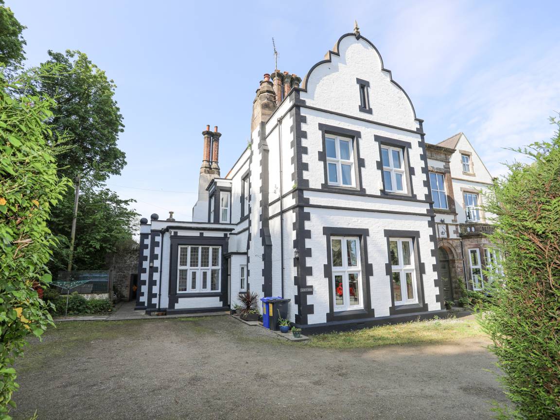 Cottage ∙ 5 Bedrooms ∙ 12 Guests - Benllech