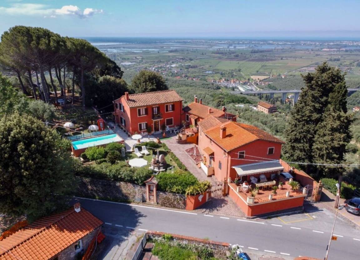 90 M² Villa ∙ 2 Schlafzimmer ∙ 4 Gäste - Viareggio