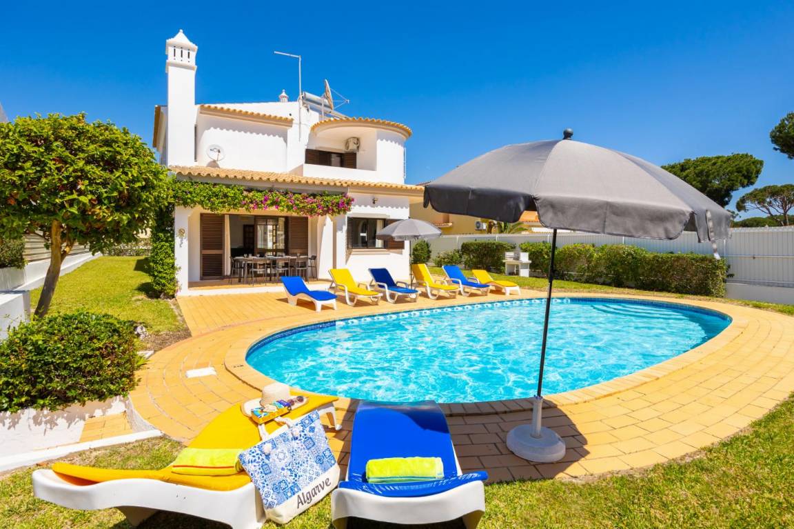 280 M² Villa ∙ 4 Bedrooms ∙ 8 Guests - Vilamoura