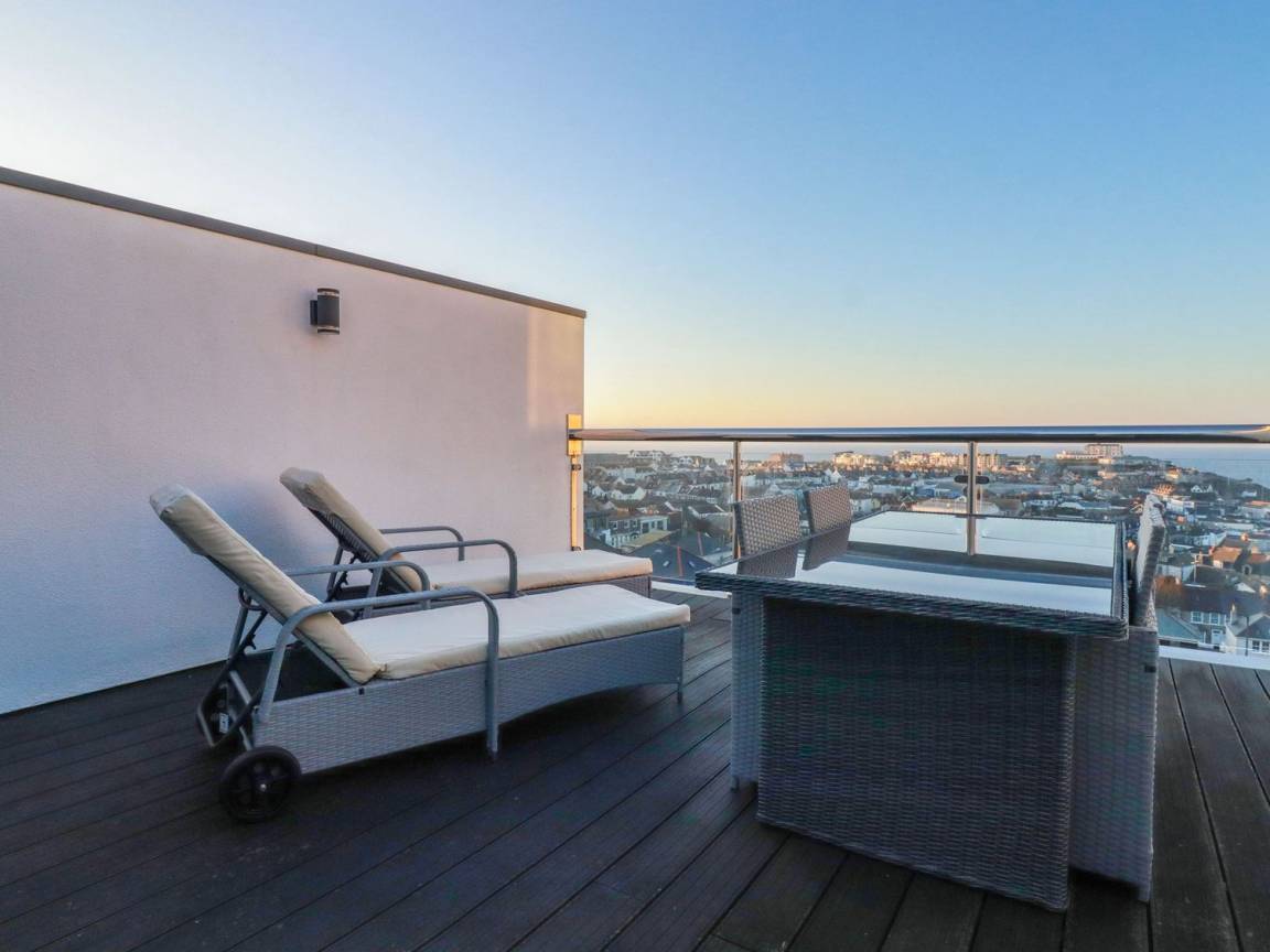 Cottage ∙ 4 Bedrooms ∙ 8 Guests - Fistral Beach