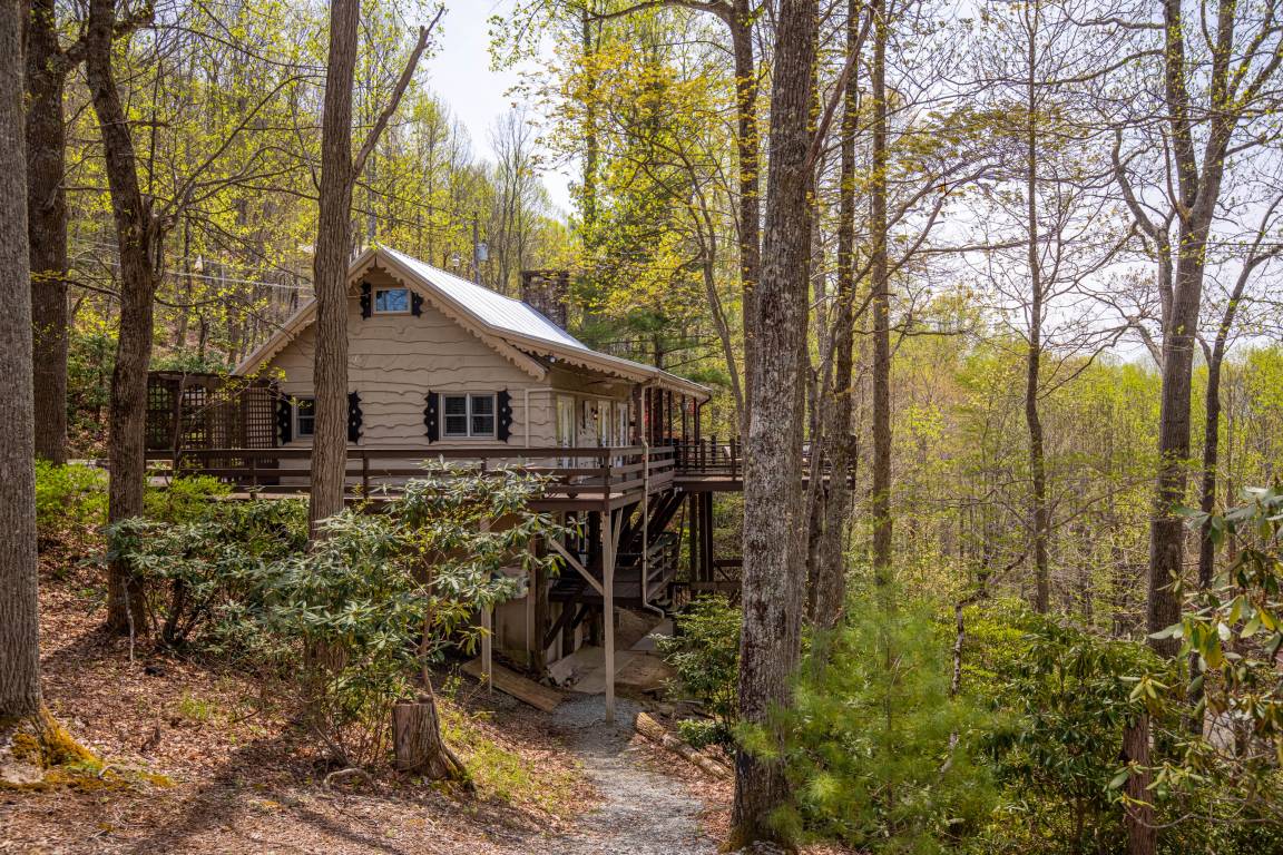 House ∙ 2 Bedrooms ∙ 6 Guests - Boone, NC
