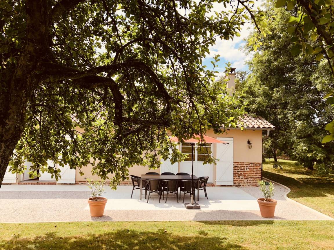 170 M² Gîte ∙ 3 Chambres ∙ 6 Personnes - Ain