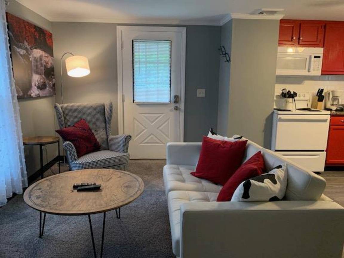 104 M² House ∙ 1 Bedroom ∙ 2 Guests - Wallingford, CT