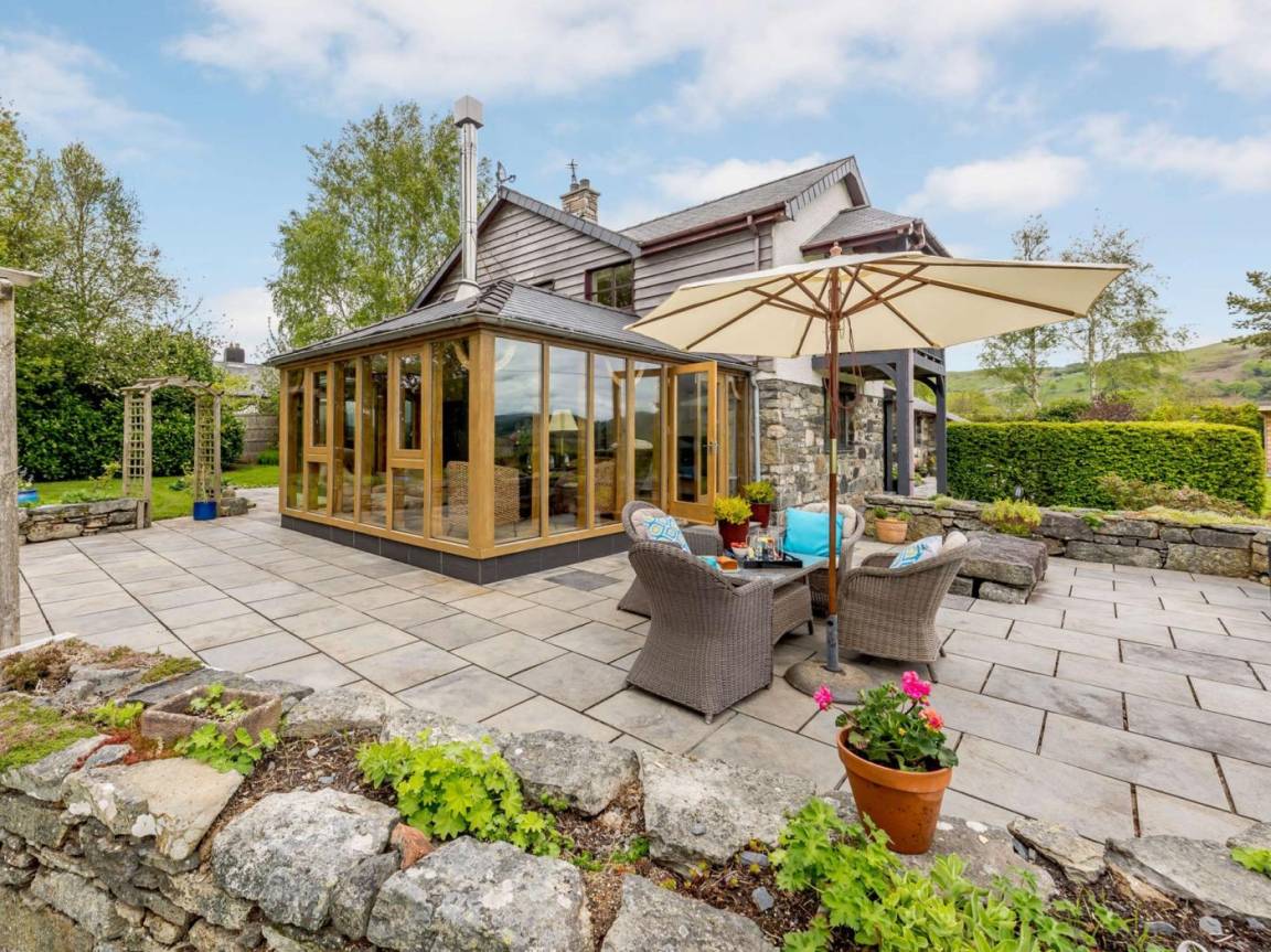Cottage ∙ 6 Bedrooms ∙ 12 Guests - Wales