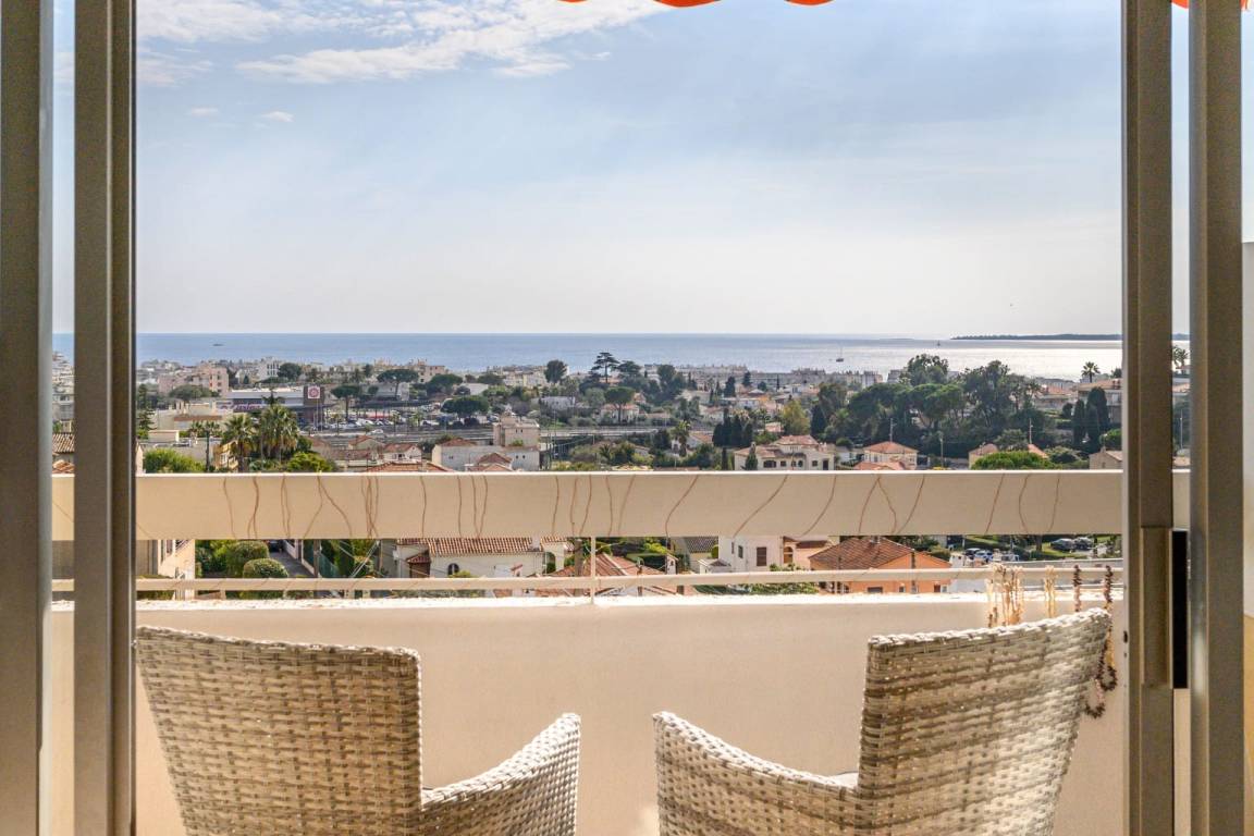 60 M² Appartement ∙ 2 Chambres ∙ 4 Personnes - Antibes