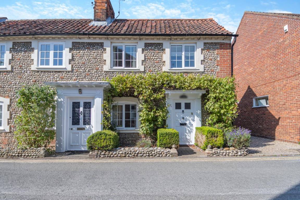 Cottage ∙ 2 Bedrooms ∙ 4 Guests - Holt