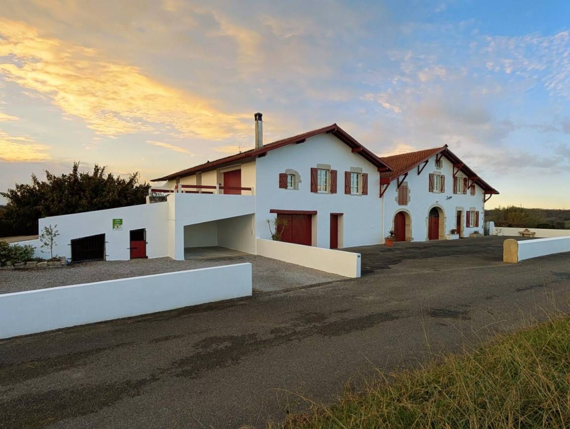 130 M² Gîte ∙ 3 Chambres ∙ 6 Personnes - Pays basque français
