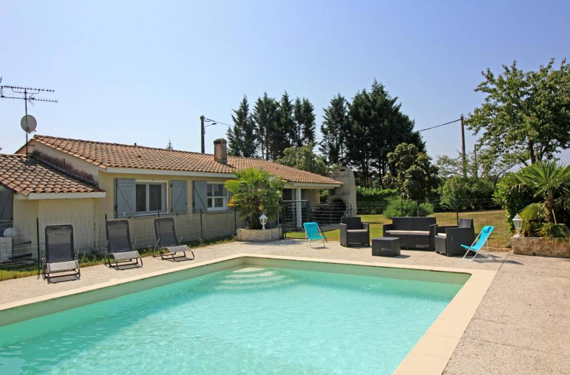 100 M² Gîte ∙ 3 Chambres ∙ 5 Personnes - Gironde