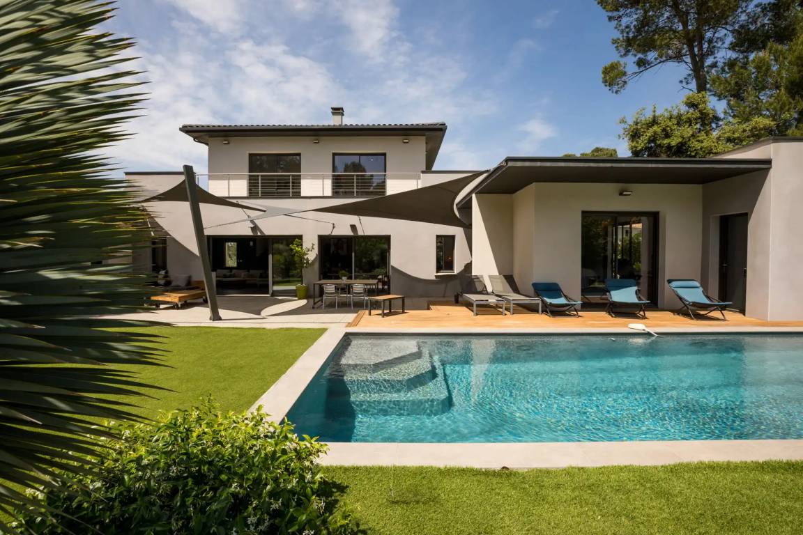 215 M² House ∙ 4 Bedrooms ∙ 8 Guests - Montpellier