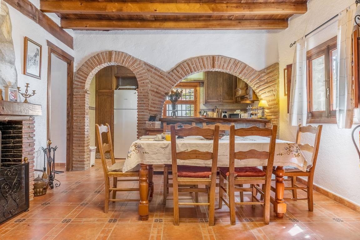 84 M² Casa ∙ 3 Habitaciones ∙ 6 Huéspedes - Capileira