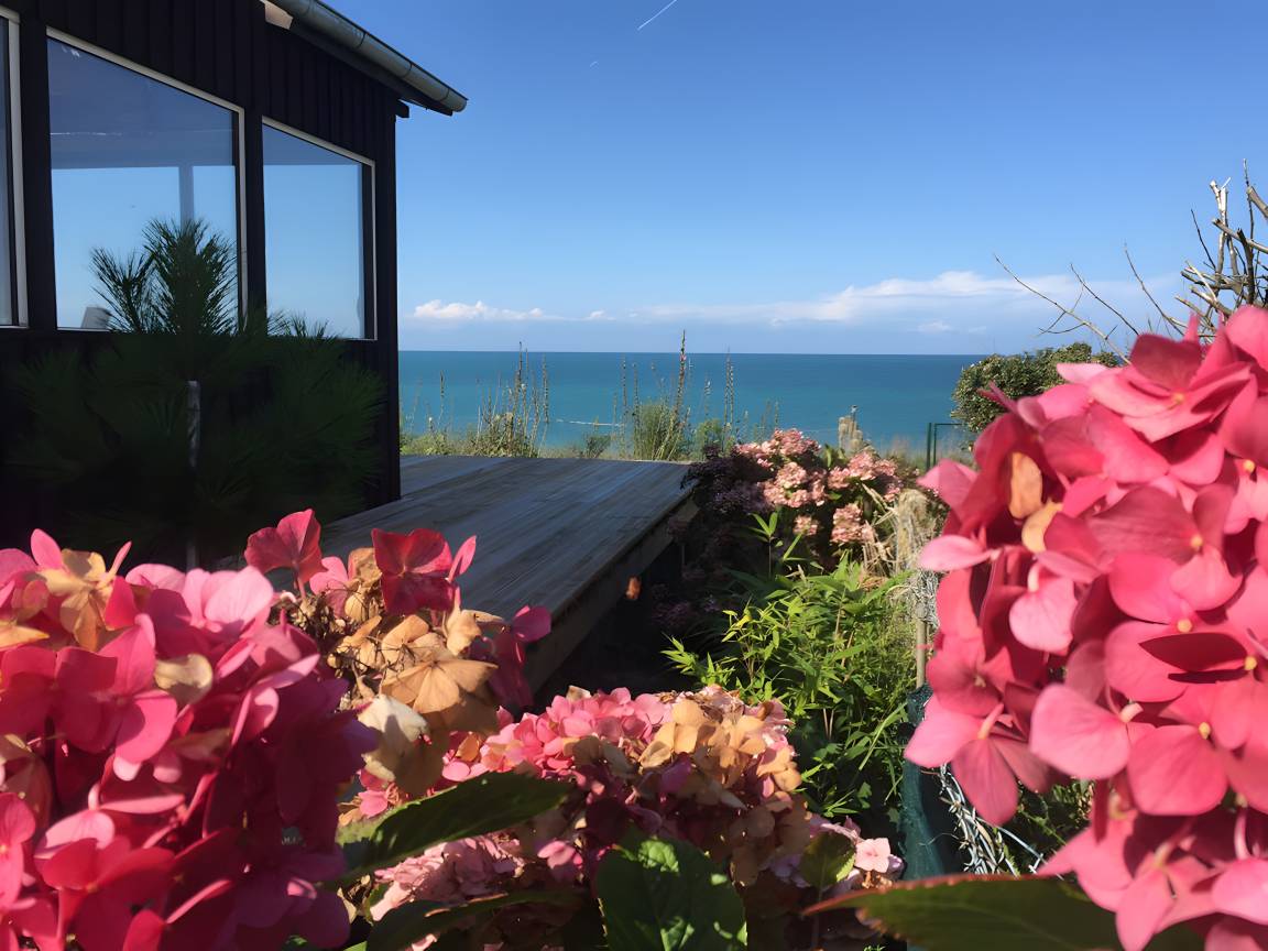 100 M² Chalet ∙ 3 Bedrooms ∙ 6 Guests - Normandy