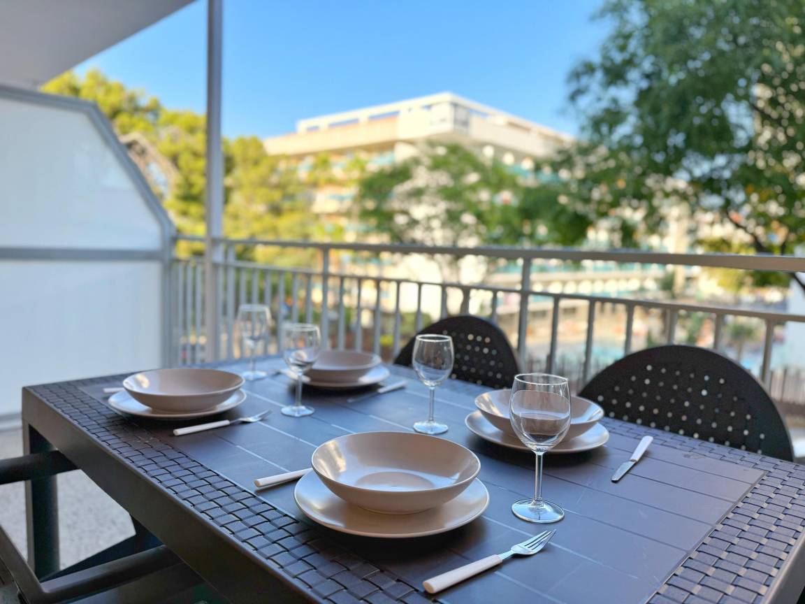61 M² Apartamento ∙ 2 Habitaciones ∙ 6 Huéspedes - Tarragona