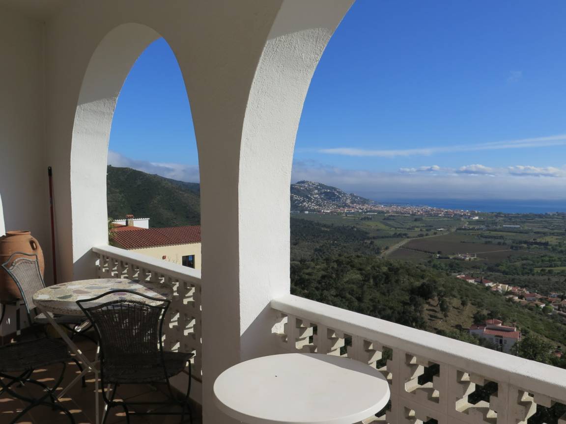 100 M² Villa ∙ 3 Bedrooms ∙ 6 Guests - Roses