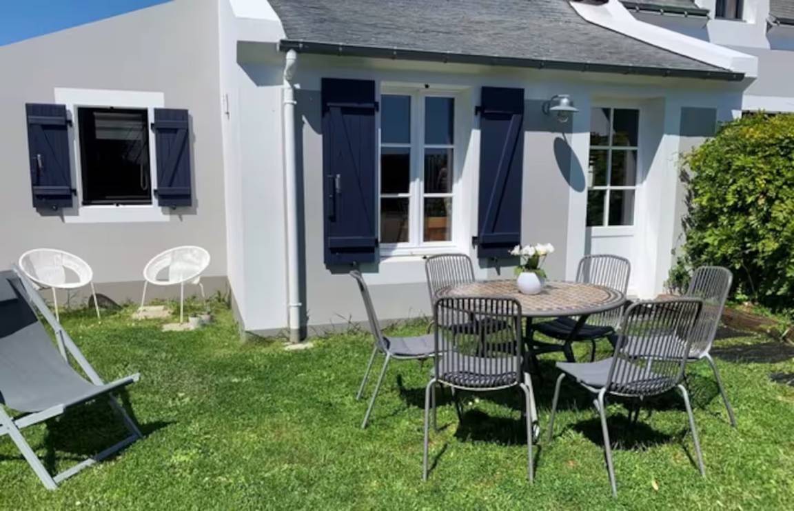 80 M² House ∙ 2 Bedrooms ∙ 4 Guests - Bangor, France