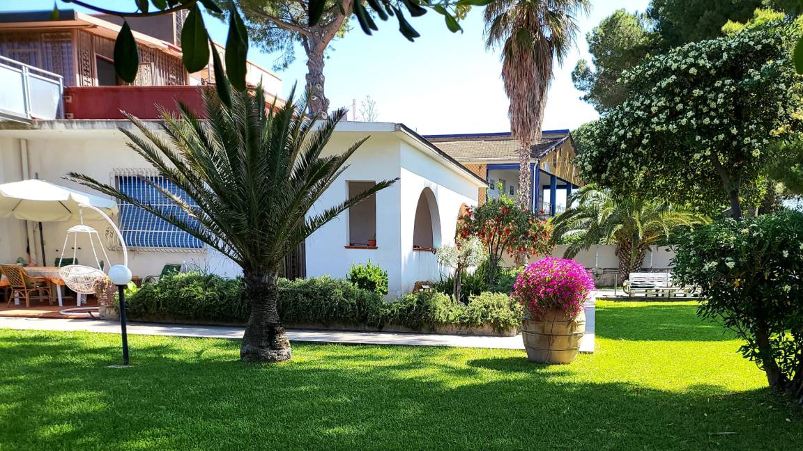 90 M² Apartment ∙ 2 Bedrooms ∙ 5 Guests - Paestum