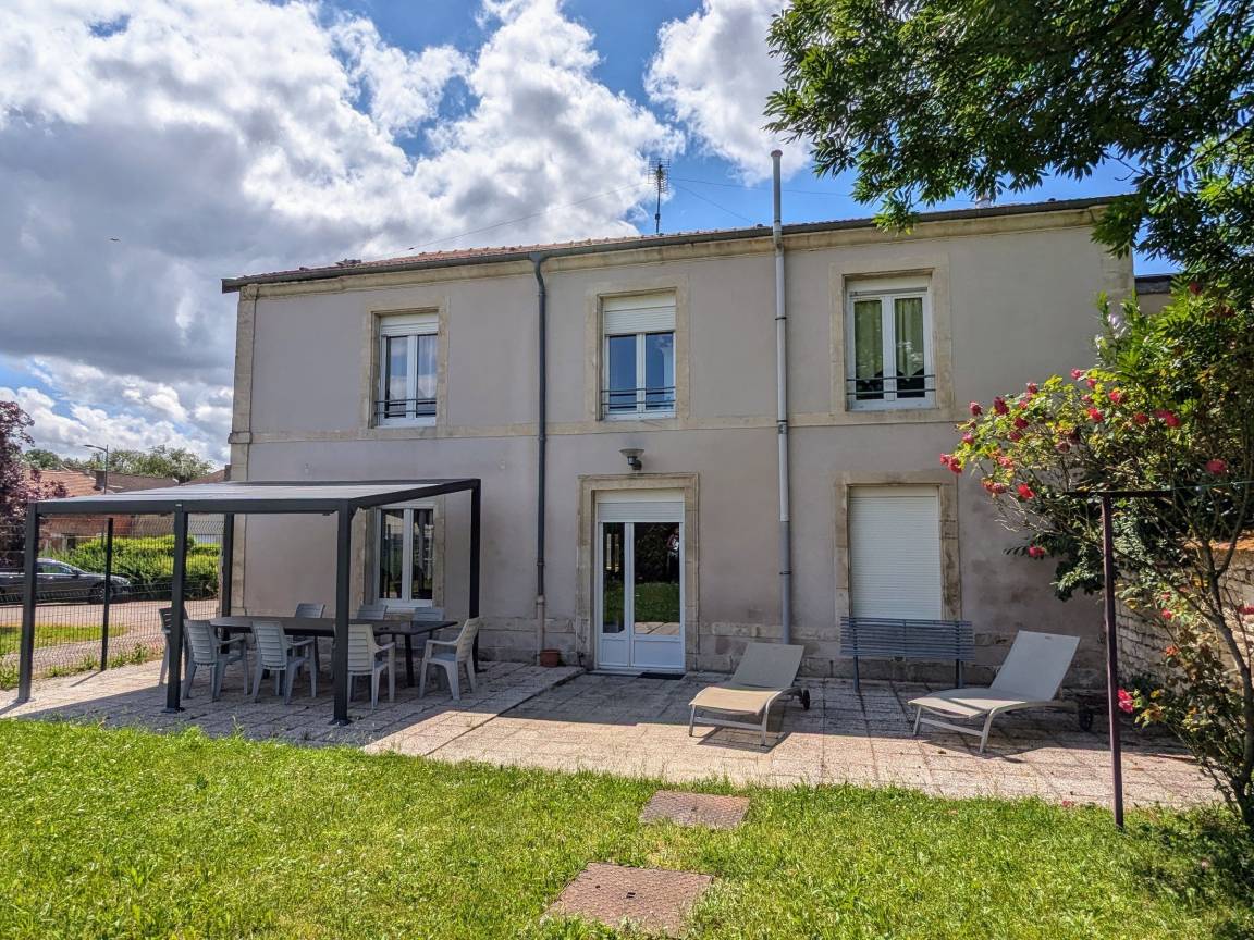 220 M² Cottage ∙ 5 Chambres ∙ 10 Personnes - Commercy