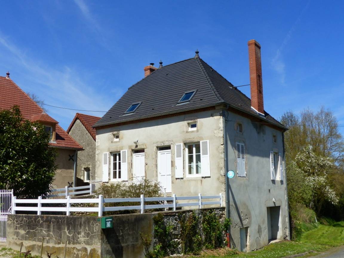 120 M² Casa Rural ∙ 4 Habitaciones ∙ 8 Huéspedes - Allier