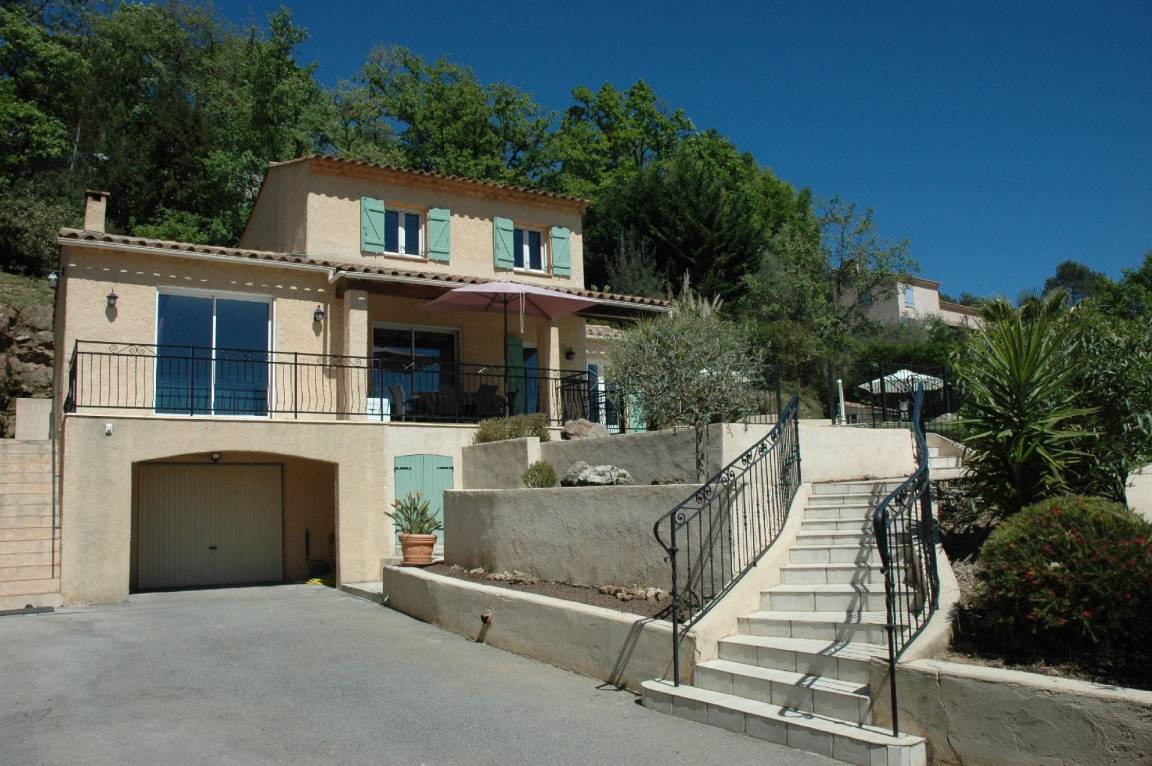 150 M² Ferienhaus ∙ 3 Schlafzimmer ∙ 6 Gäste - Fayence