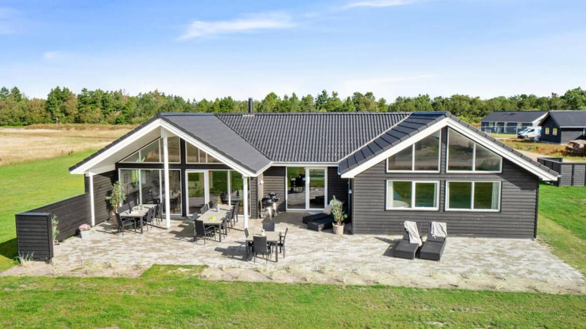 267 M² Ferienhaus ∙ 8 Schlafzimmer ∙ 20 Gäste - Ostsee