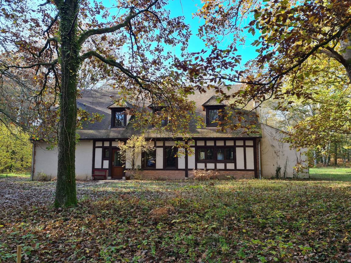 250 M² Cottage ∙ 4 Chambres ∙ 8 Personnes - Orléans