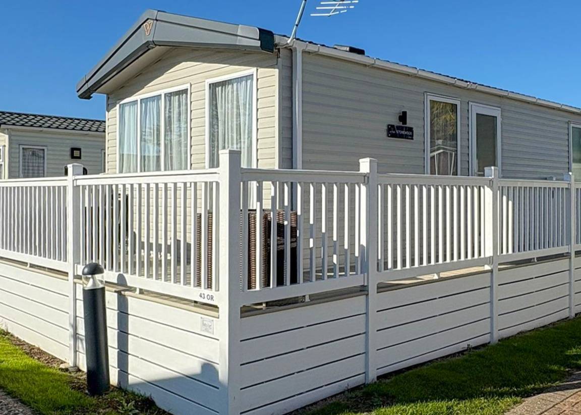 Caravan ∙ 2 Bedrooms ∙ 4 Guests - Westgate-on-Sea