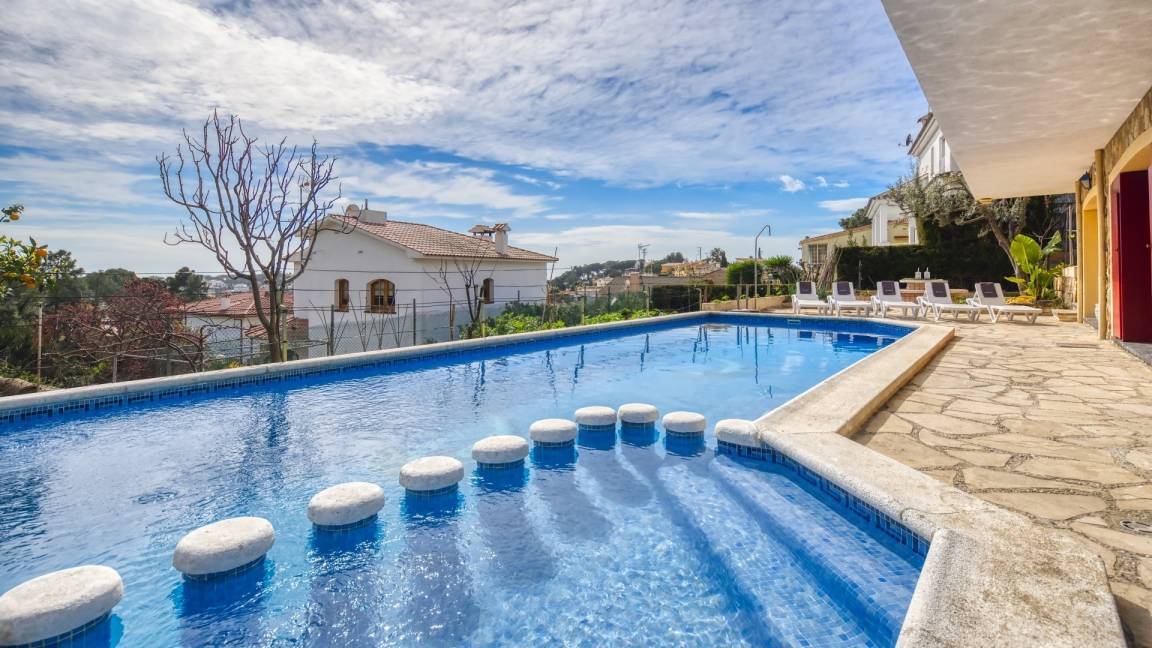 150 M² Ferienhaus ∙ 4 Schlafzimmer ∙ 12 Gäste - Lloret de Mar