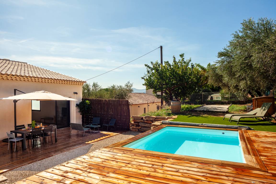 140 M² Maison De Vacances ∙ 3 Chambres ∙ 7 Personnes - Nans-les-Pins