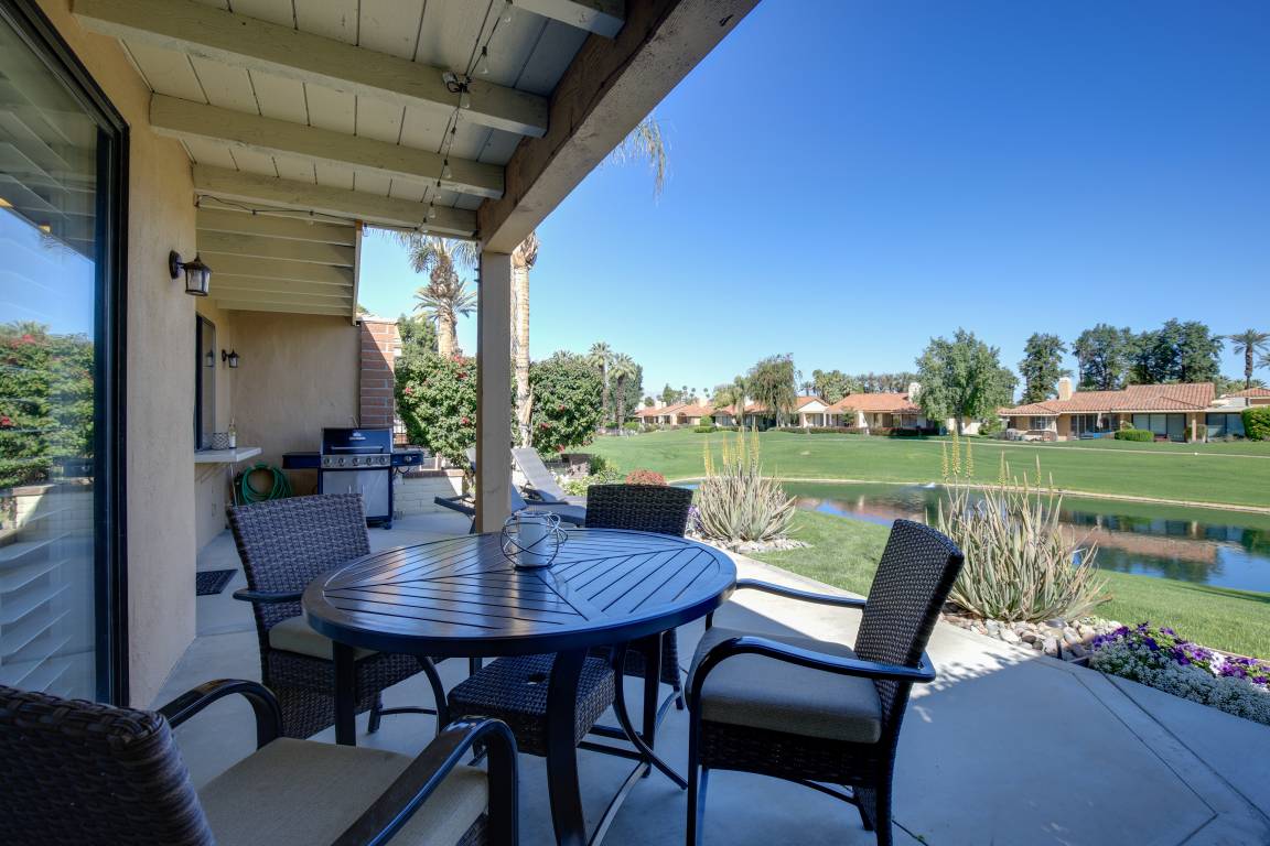 139 M² Apartment ∙ 2 Bedrooms ∙ 4 Guests - California