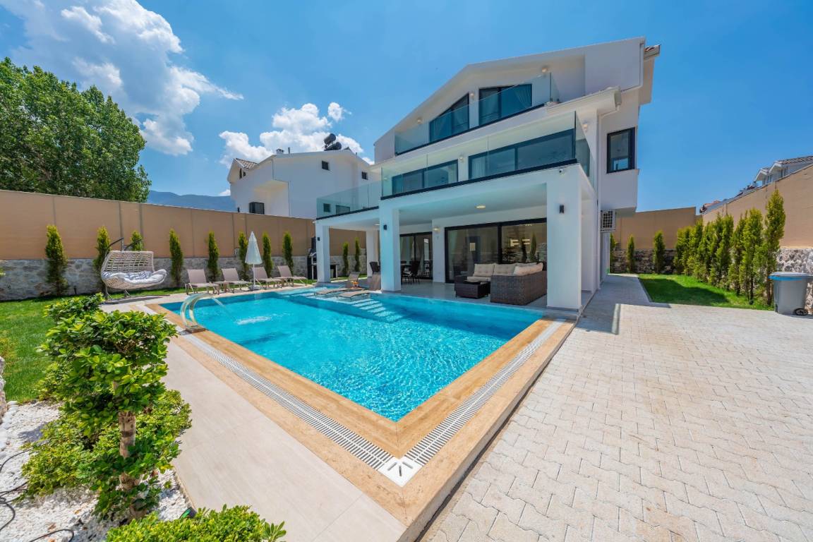 300 M² Villa ∙ 4 Bedrooms ∙ 8 Guests - Çalış Beach