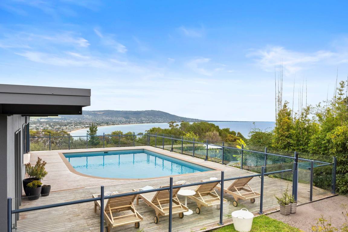 House ∙ 5 Bedrooms ∙ 12 Guests - Shire of Mornington Peninsula