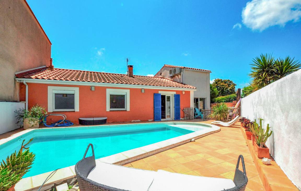 111 M² House ∙ 3 Bedrooms ∙ 8 Guests - Perpignan