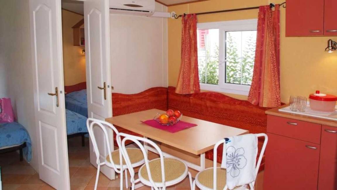 32 M² Camping ∙ 3 Chambres ∙ 8 Personnes - Var