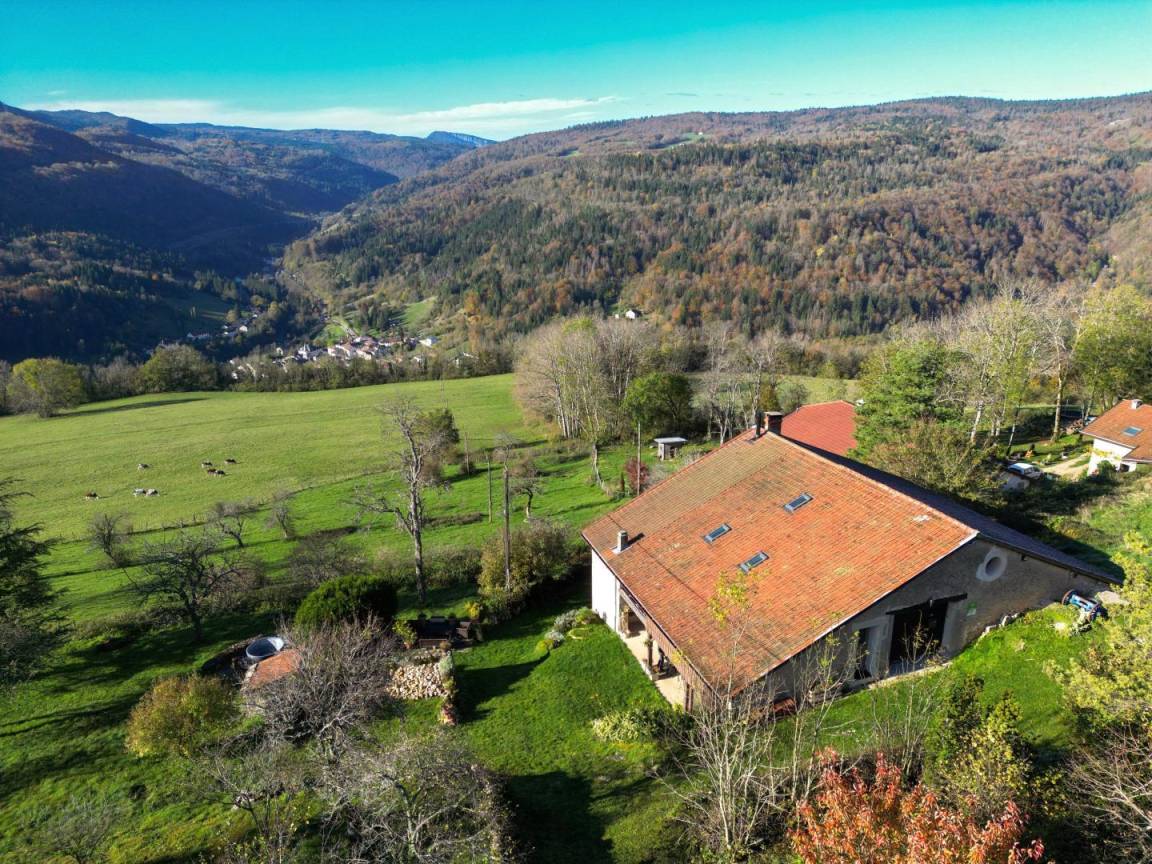 68 M² Gîte ∙ 1 Chambre ∙ 4 Personnes - Oyonnax