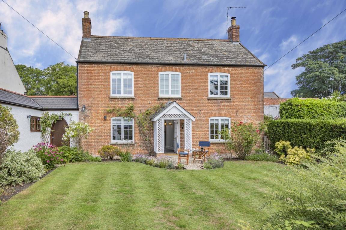 Cottage ∙ 2 Bedrooms ∙ 4 Guests - Burnham-on-Sea