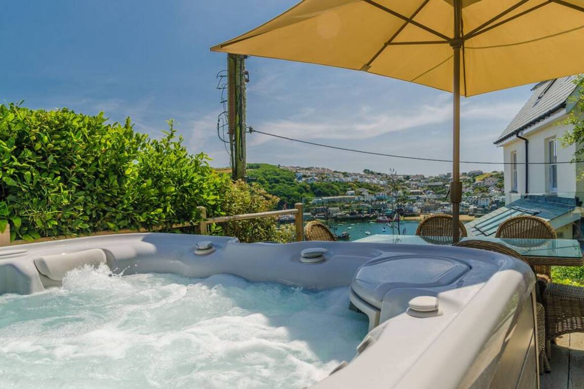 Apartment ∙ 4 Bedrooms ∙ 16 Guests - Fowey