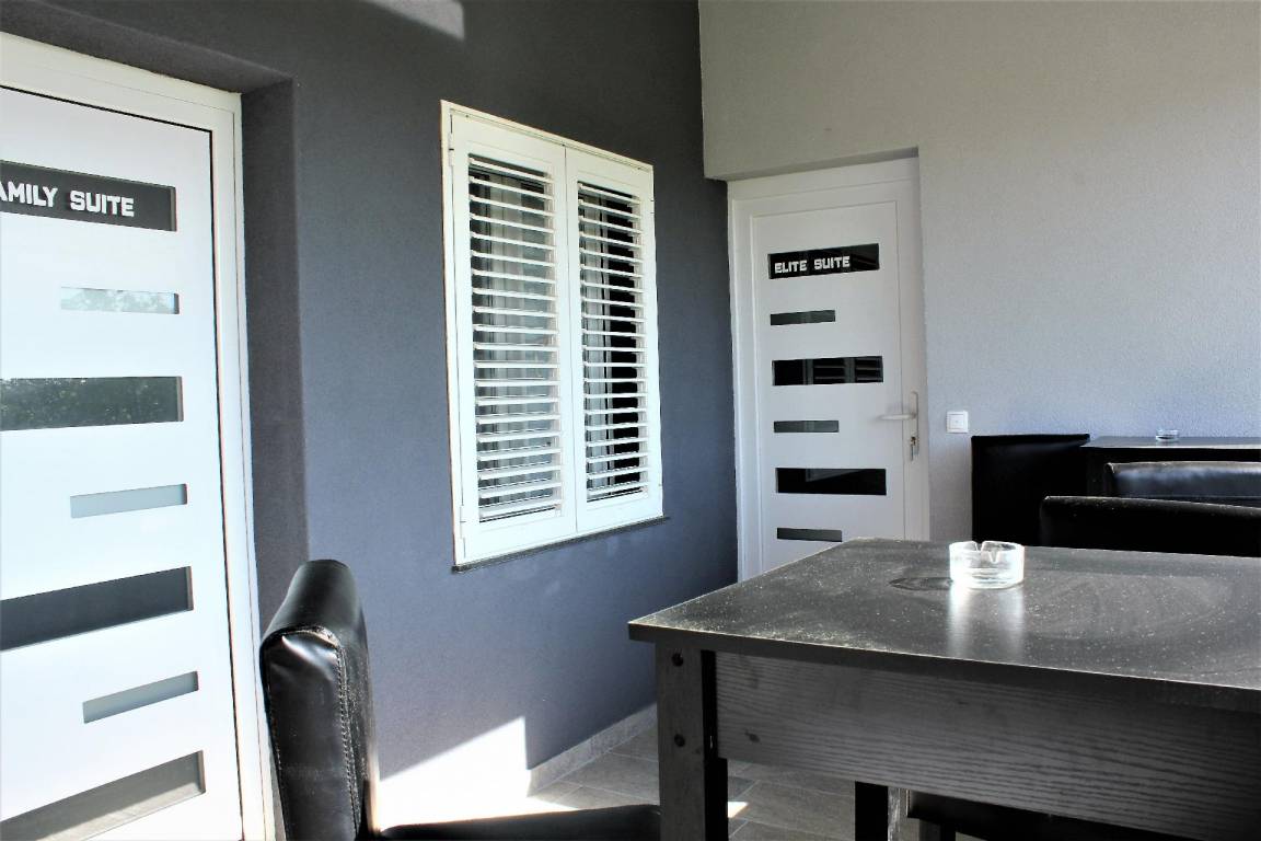 35 M² Ferienwohnung ∙ 1 Schlafzimmer ∙ 4 Gäste - Nin